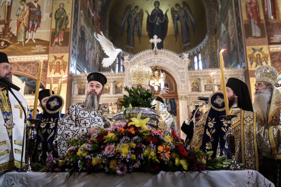 Τελέσθηκε ο Αγιασμός των Υδάτων στον Πειραιά [εικόνες] - iefimerida.gr