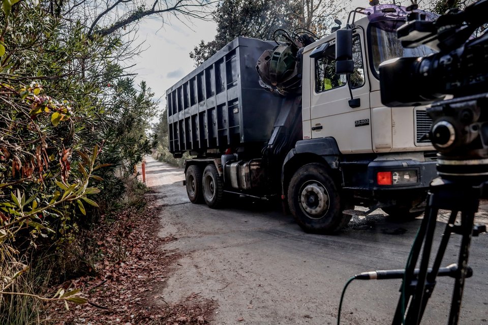 Αυτοψία Μενδώνη στο Τατόι -Πώς προχωράνε οι εργασίες για την ταφή του ...