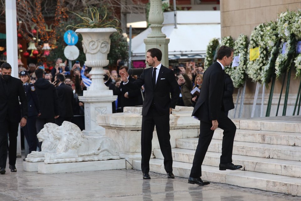 Κηδεία τέως βασιλιά Κωνσταντίνου: Στη Μητρόπολη οι γιοι του - iefimerida.gr