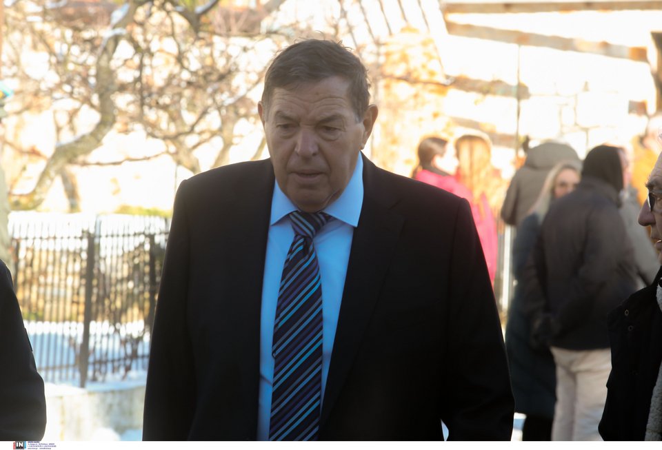 Το χειροφίλημα του Φράγκου Φραγκούλη στην Κ. Σακελλαροπούλου -Τα ...