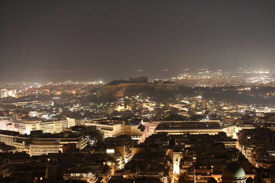 «Ωρα της γης»: Η στιγμή που σβήνουν τα φώτα σε εμβληματικά μνημεία σε ...