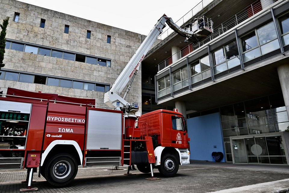 Θεσσαλονίκη: Άσκηση ετοιμότητας στο δημαρχείο με σενάριο μεγάλο σεισμό ...