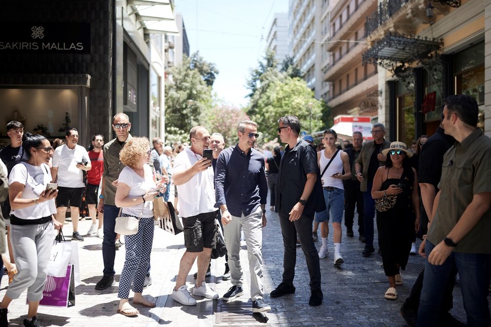 Μητσοτάκης σε δημοσιογράφους: «Από 5 ως 8 κόμματα μπορεί να μπουν στη ...