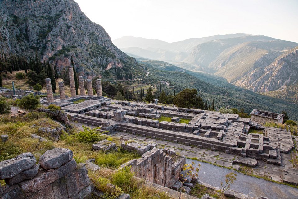 Παράσταση στους Δελφούς, ξημερώματα, με το πρώτο φως του ήλιου -Ποιοι ...