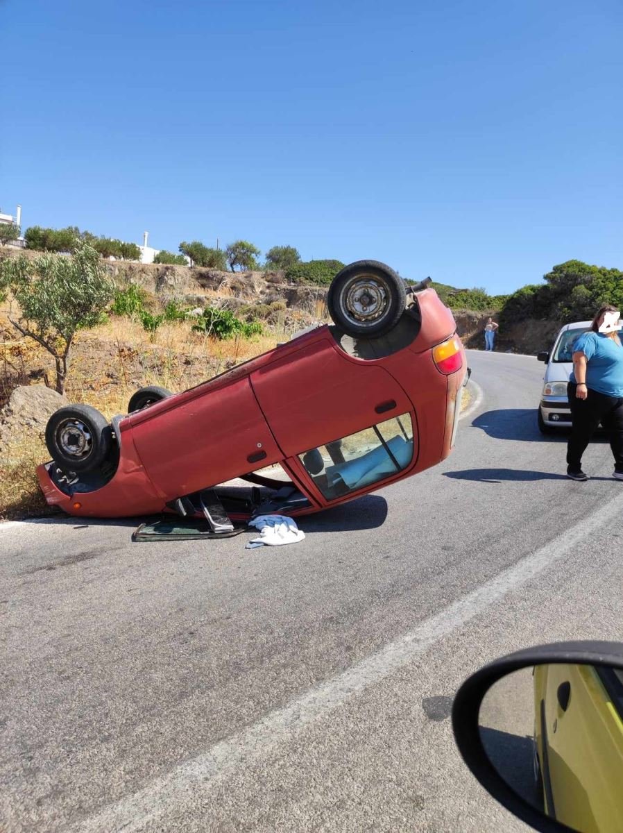 Σύρος: Αυτοκίνητο αναποδογύρισε στον Σταυρό των Ταλάντων [εικόνες ...