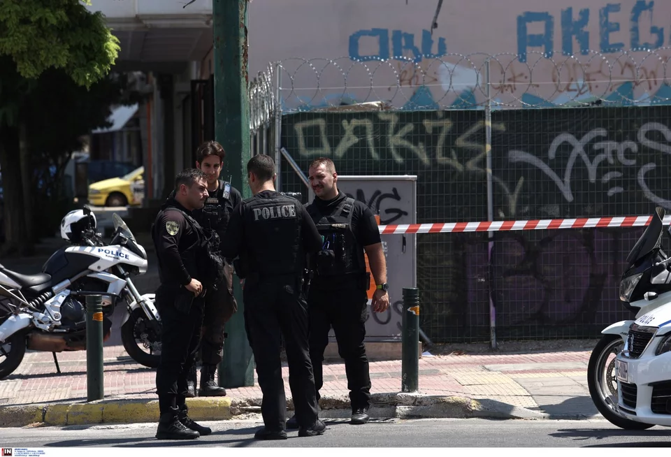 Πυροβολισμοί στον Κολωνό μετά από ληστεία - Αστυνομικοί τραυμάτισαν τον ...