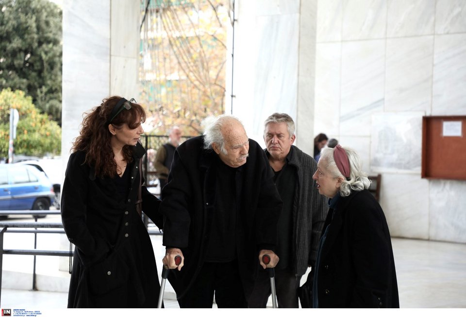 Τελευταίο αντίο στον Γιώργο Μιχαλακόπουλο, υποκλίθηκε το ελληνικό ...
