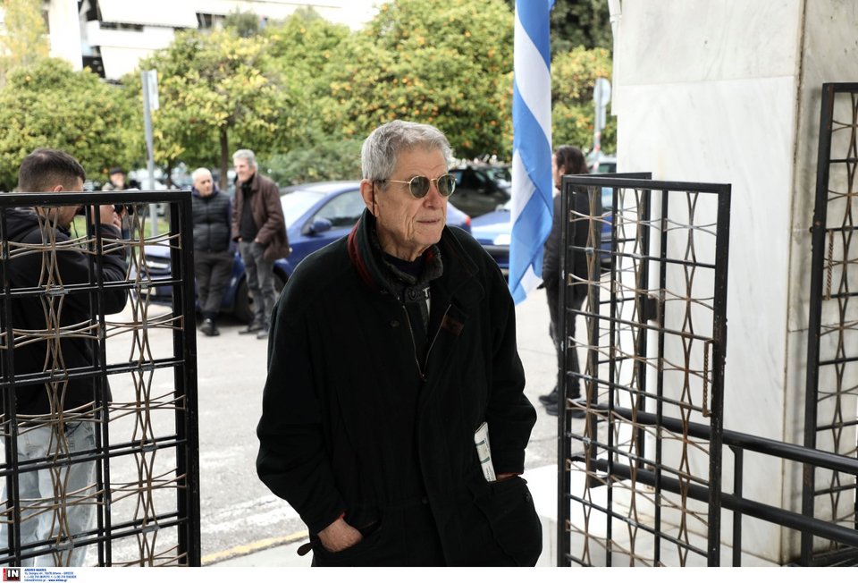 Τελευταίο αντίο στον Γιώργο Μιχαλακόπουλο, υποκλίθηκε το ελληνικό ...