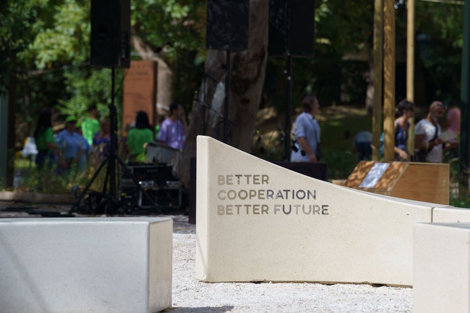 Athens Book Space: Δεκέμβριος στο γυάλινο στέκι του Πάρκου Ελευθερίας ...