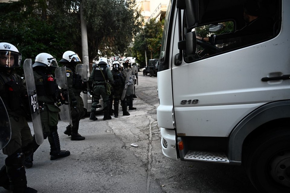 Ιωάννα Κολοβού: Σε εξέλιξη η έξωση στο σπίτι της δημοσιογράφου [εικόνες ...
