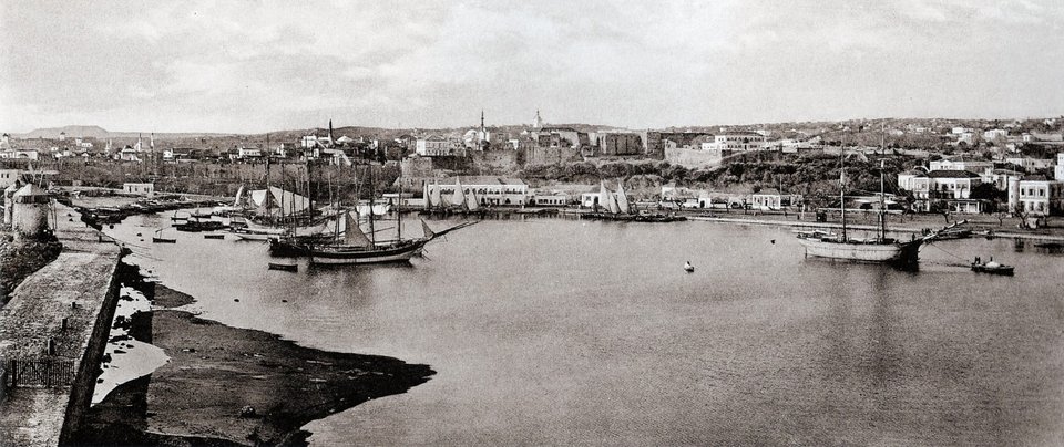 Ενα table book για την Μεσαιωνική πόλη της Ρόδου με τους ιππότες ...