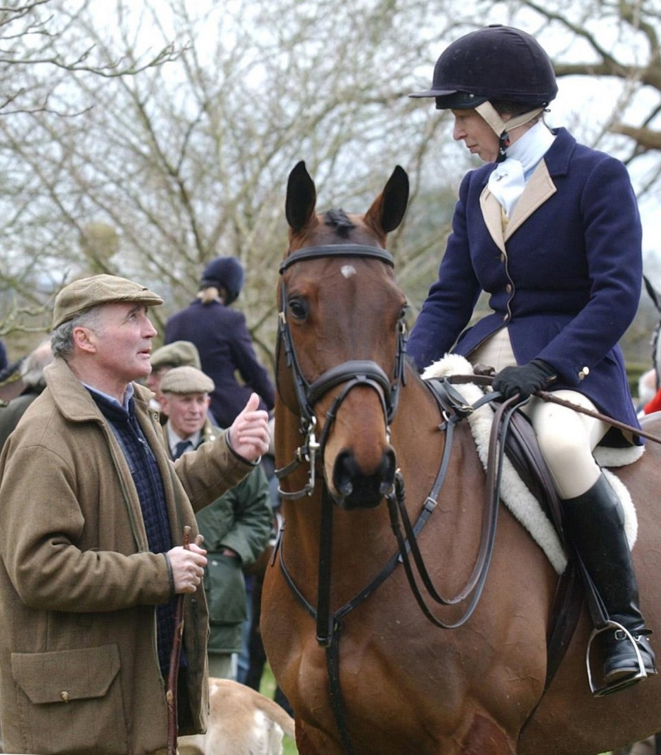 Νέο σοκ στο Παλάτι: Κολλητός του Καρόλου πέθανε στο κτήμα του βασιλιά ...