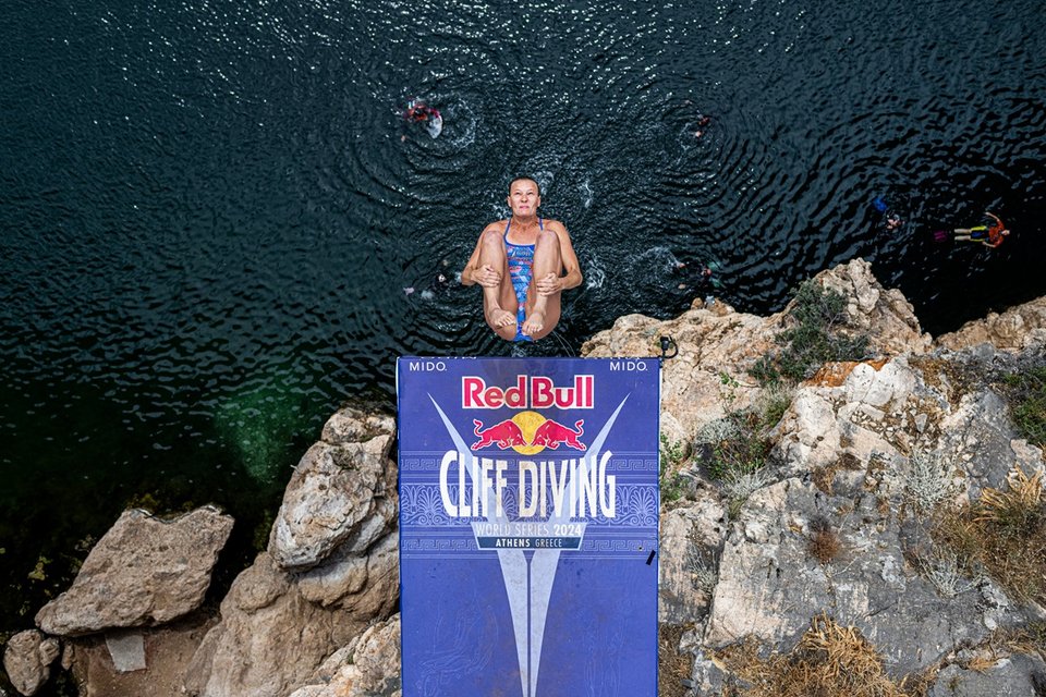 Red Bull Cliff Diving: Αθλητικό υπερθέαμα στην ειδυλλιακή Λίμνη ...
