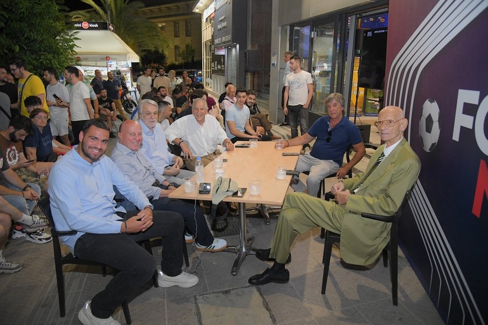 Βραδιά EURO με παλιές δόξες του ελληνικού ποδοσφαίρου – Μαύρος, Δομάζος ...