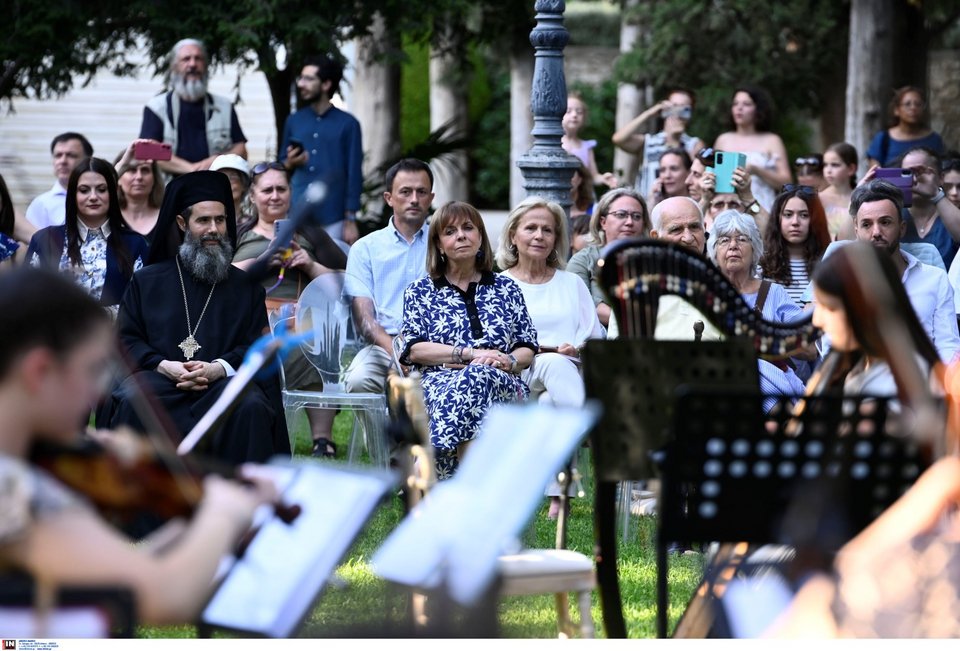 Μουσικό πρόγραμμα «Η Ελλάδα τραγουδάει», στον κήπο του Προεδρικού ...