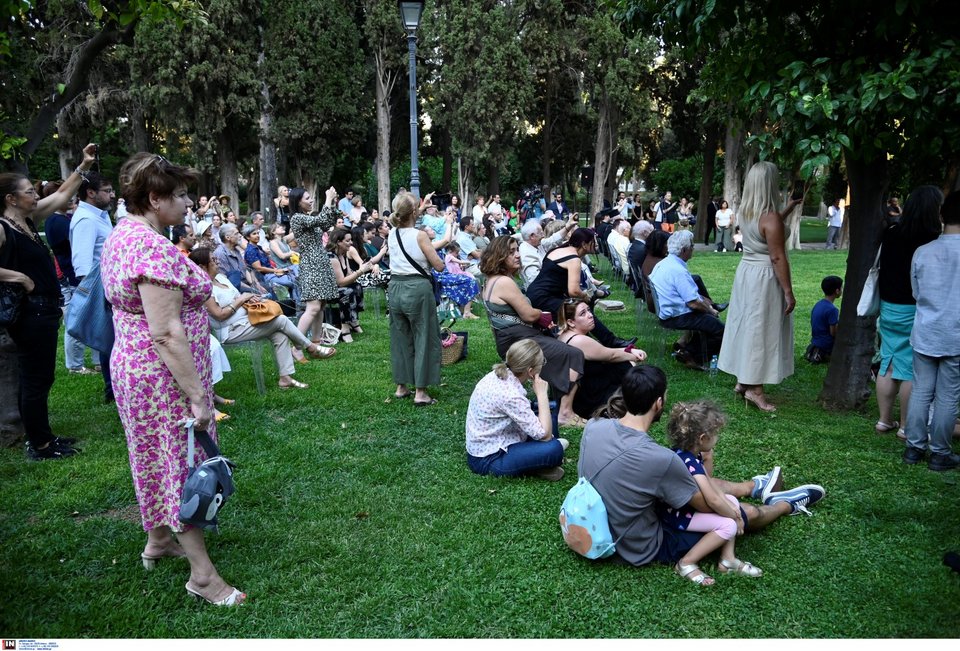 Μουσικό πρόγραμμα «Η Ελλάδα τραγουδάει», στον κήπο του Προεδρικού ...