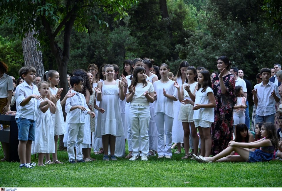 Μουσικό πρόγραμμα «Η Ελλάδα τραγουδάει», στον κήπο του Προεδρικού ...