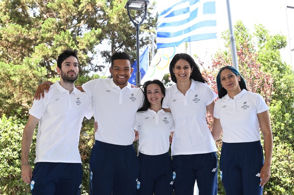 Ολυμπιακοί Αγώνες 2024: Τεντόγλου και Καραλής στην επίσημη φωτογράφιση ...