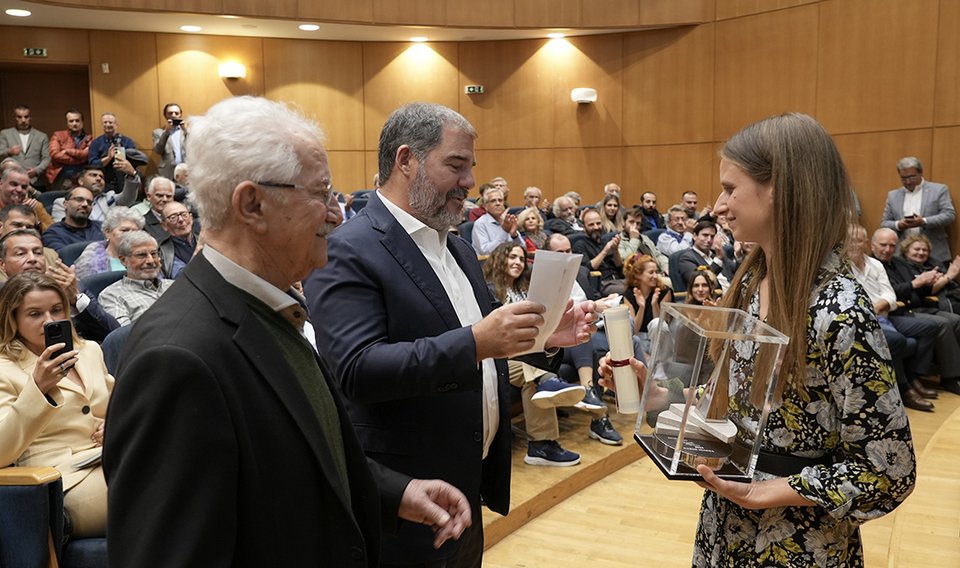 Βραβείο Μιλτιάδη Καράτζη: Απονομή στην υποψήφια διδάκτορα Ιωάννα Πανδή ...