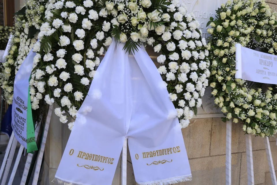 Κηδεία Κώστα Σημίτη: Δείτε live εικόνα και φωτογραφίες από τον ...
