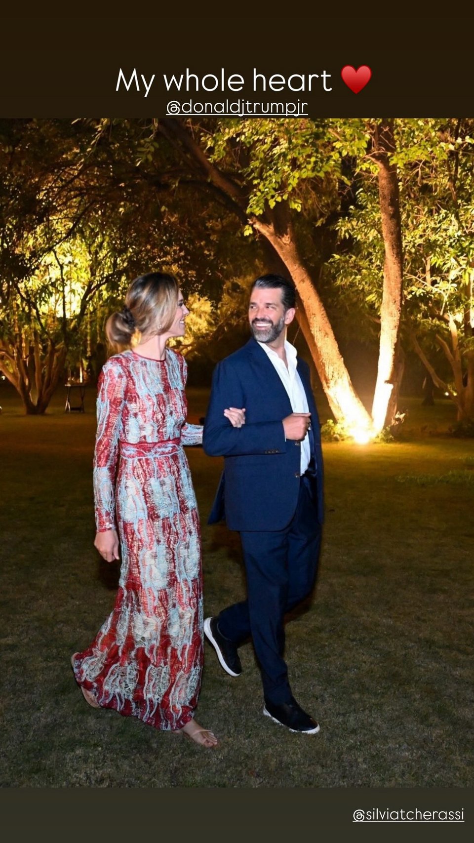 Σούπερ σέξι, με φούστα και σουτιέν η σύντροφος του γιου Τραμπ στον γάμο ...
