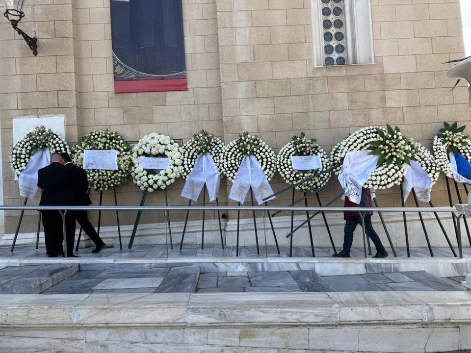 Στη Μητρόπολη η σορός της Ελένης Γλύκατζη-Αρβελέρ -Στις 13:00 η εξόδιος ...