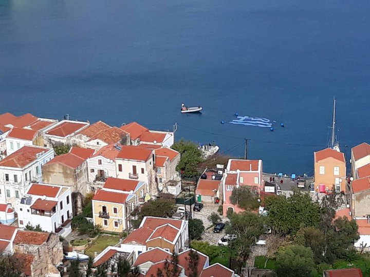 Στο Καστελόριζο η μεγαλύτερη υποβρύχια ελληνική σημαία [εικόνες ...