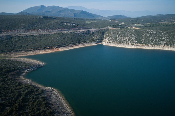 Η νεράιδα της Βοιωτίας: Η λίμνη Υλίκη από ψηλά -Θέα που κόβει την ανάσα ...
