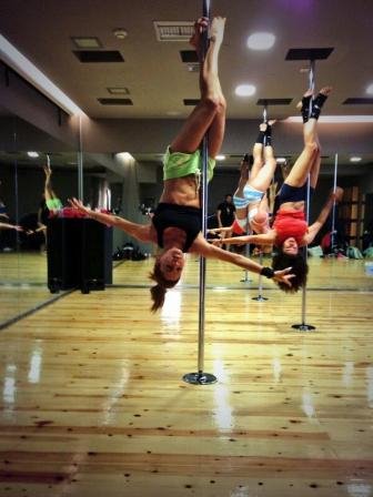 Η Μαριάντα Πιερίδη κάνει ανάποδο pole dancing για ιατρικούς λόγους [εικόνες] - iefimerida.gr