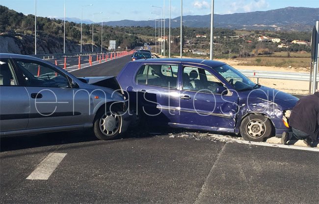 Το πρώτο τροχαίο στον νέο κόμβο Αμφιλοχίας στην Ιονία Οδό [εικόνες ...