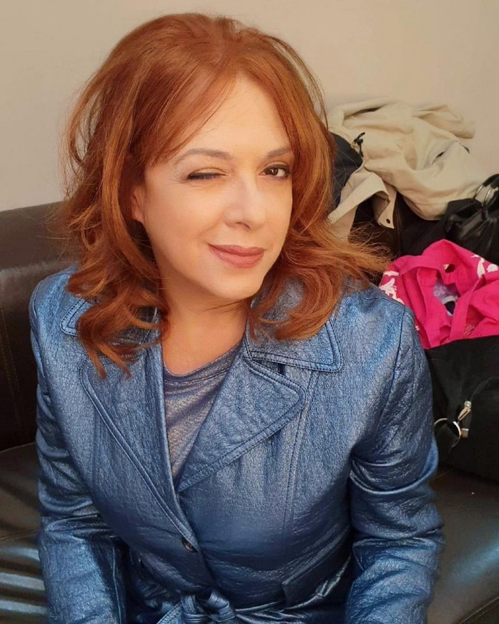 Ελένη Ράντου: «Το να αναπνέεις τα τελευταία χρόνια μοιάζει με ...