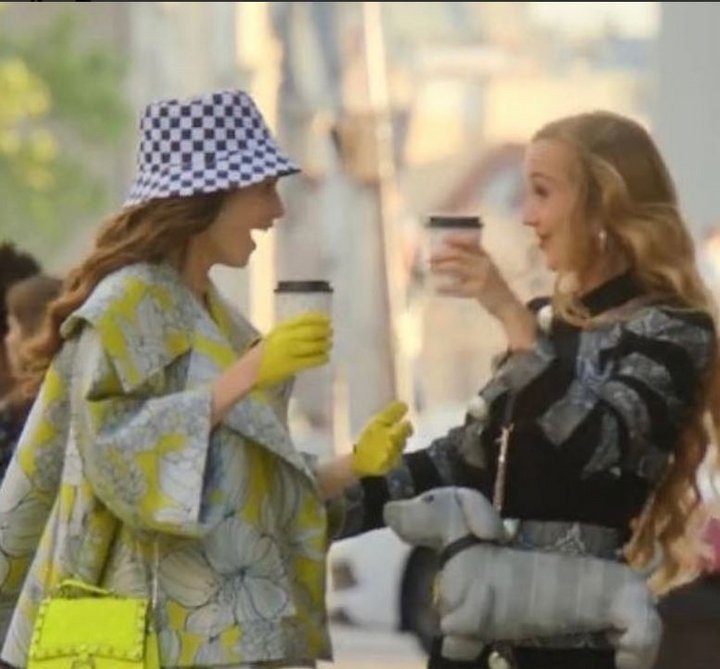 Η Έμιλι εξαφάνισε το Παρίσι -Είδαμε τον δεύτερο κύκλο τoυ Emily in ...