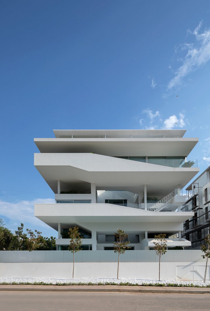 Aloof Houses: Η ολοκαίνουργια πολυκατοικία στη Βούλα με τα διαμερίσματα ...