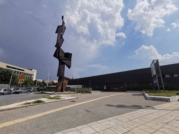 Η ιστορία του εντυπωσιακού γλυπτού του Ζογγολόπουλου στην πύλη της ΔΕΘ ...