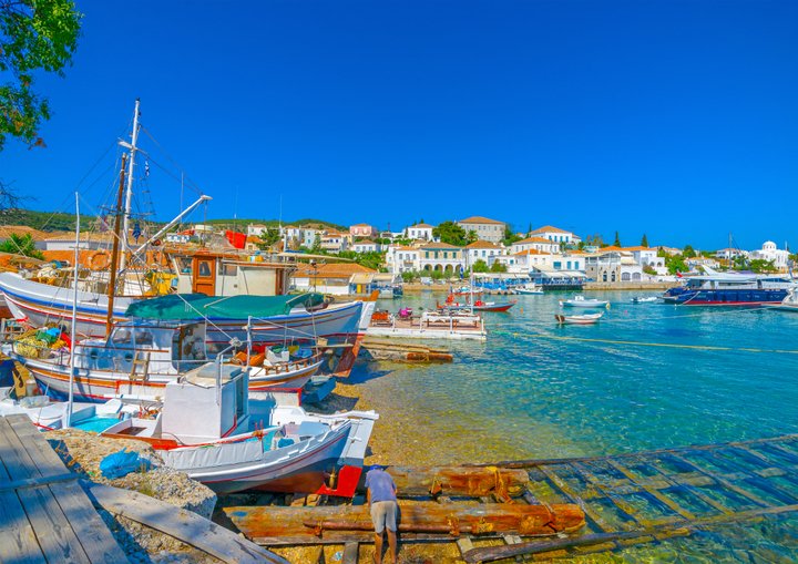 Ένα πλούσιο οδοιπορικό στις Σπέτσες -Τι αξίζει να κάνετε, να δείτε ...
