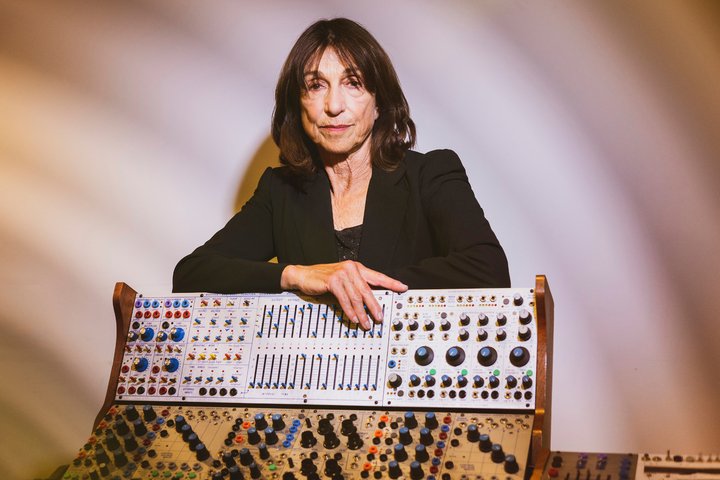 Η Suzanne Ciani στο ΚΠΙΣΝ: Γκουρού της ηλεκτρονικής μουσικής, ο ...
