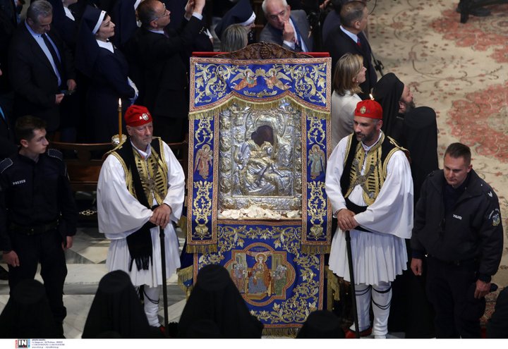 Άξιον Εστί: Η ιστορία της εικόνας που προκάλεσε κοσμοσυρροή στη ...