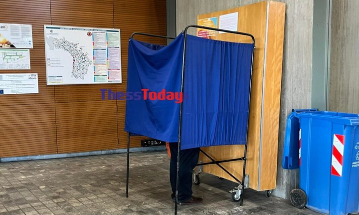 Θεσσαλονίκη: Ανοιξαν οι κάλπες για τους ψηφοφόρους του ΣΥΡΙΖΑ [εικόνες ...