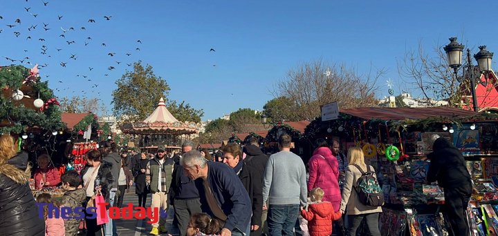 Χριστούγεννα στη Θεσσαλονίκη: Πλήθος κόσμου για βόλτα στο κέντρο ...