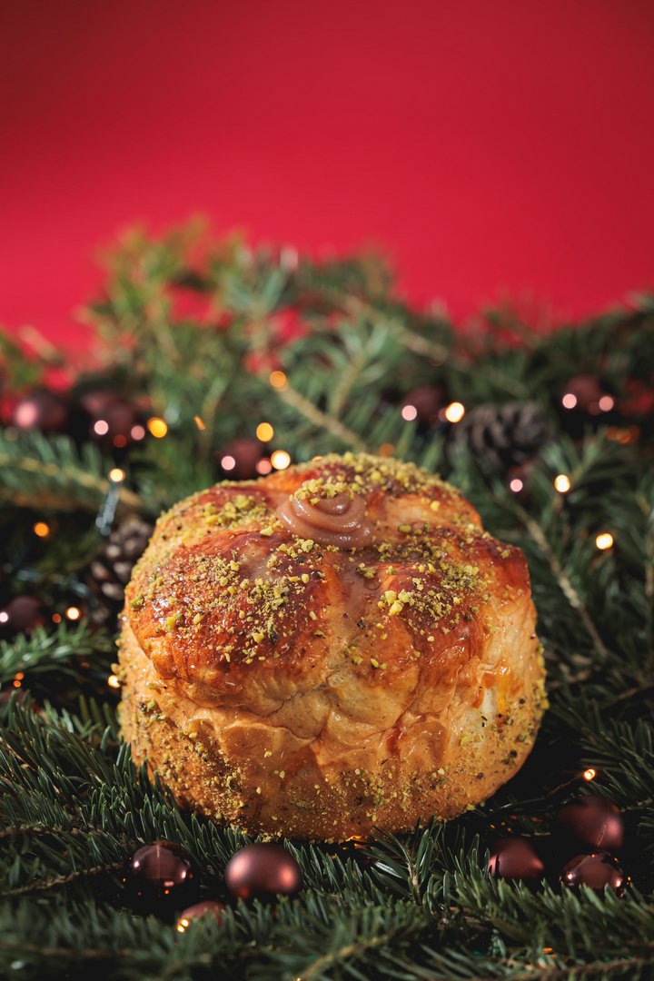 Είδαμε πώς φτιάχνεται το χριστουγεννιάτικο τσουρέκι με κάστανο στον ...