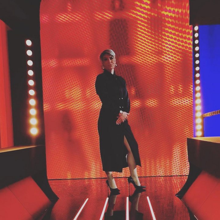 Ποια είναι η «Γυναίκα με τα Μαύρα» του «The Chase»: Ο γάμος στα 22, η φοβερή μνήμη και οι ...