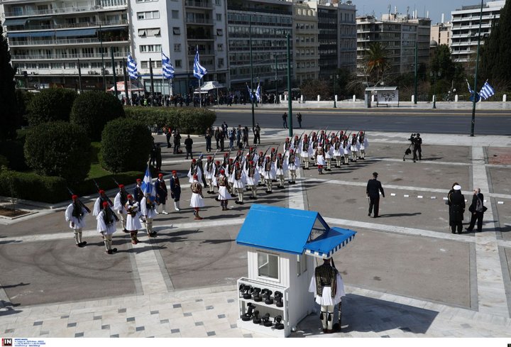 Η ορκωμοσία Τασούλα σε 50 φωτό -Οι επίσημοι καλεσμένοι, η οικογένεια ...