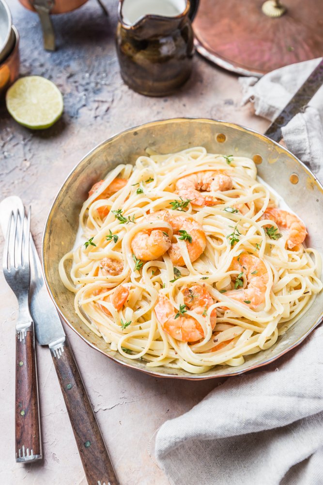 Συνταγή για λευκή γαριδομακαρονάδα -Χωρίς κρέμα γάλακτος, έτοιμη σε 10΄ - iefimerida.gr