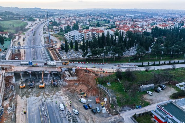 Flyover: Σε εξέλιξη οι εργασίες κατεδάφισης της γέφυρας Πανοράματος ...