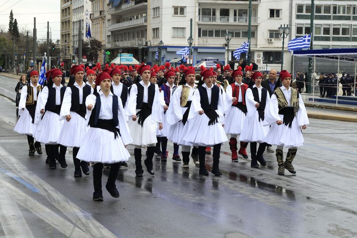 Η μαθητική παρέλαση της 25ης Μαρτίου στην Αθήνα σε 30 φωτό ...