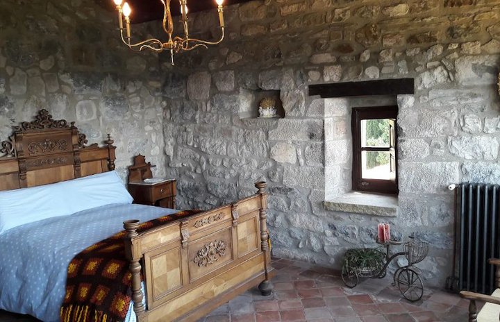 Η διαμονή σε αυτό το κάστρο θα σου κοστίσει λιγότερο από 30 ευρώ ...