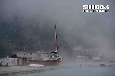 Σπάνιο φαινόμενο στο Ναύπλιο -«Εβρασε η θάλασσα», εκπληκτικό θέαμα ...