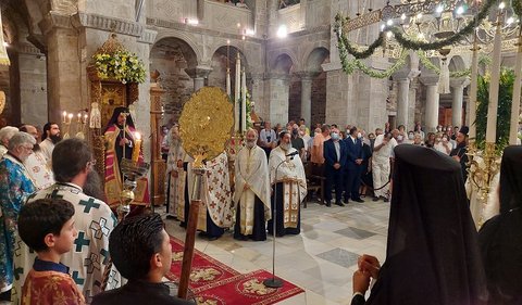Δεκαπενταύγουστος στην Πάρο: Λαμπρότητα και κατάνυξη στον Ιερό Ναό ...