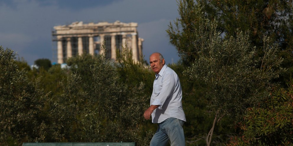 Υφεση και ταμειακά διαθέσιμα: Γιατί είναι αισιόδοξες οι προβλέψεις για ...