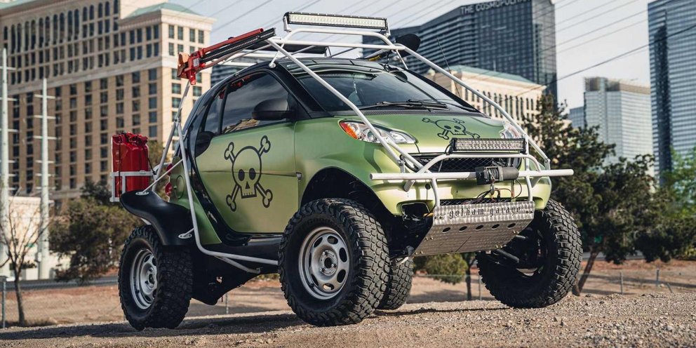 Το smart fortwo μετατρέπεται σε Monster Truck - iefimerida.gr